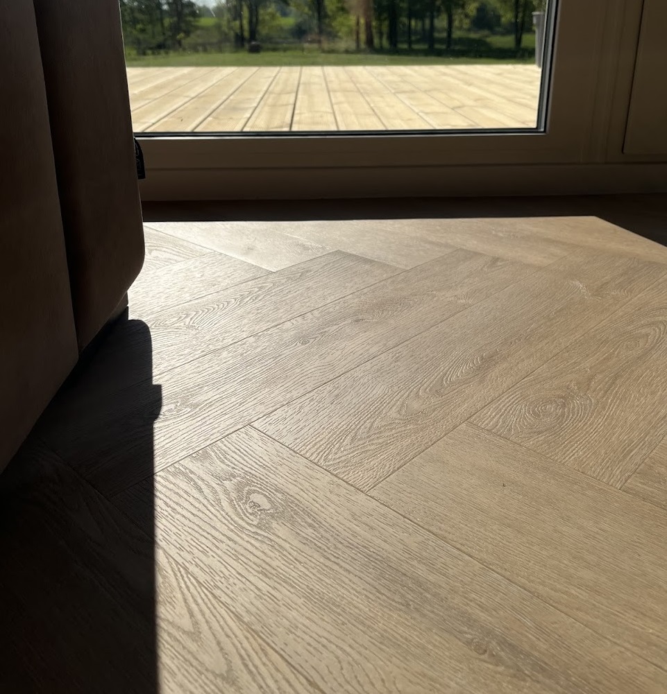 2024 dalyvis. Elias Flooring – išskirtinės grindys Jūsų namams ...