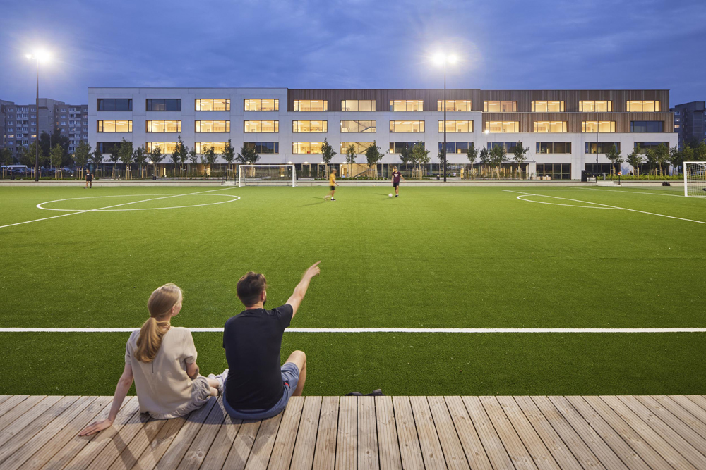 VILNIAUS PILAITĖS GIMNAZIJA - ARCHzona - interjeras.lt
